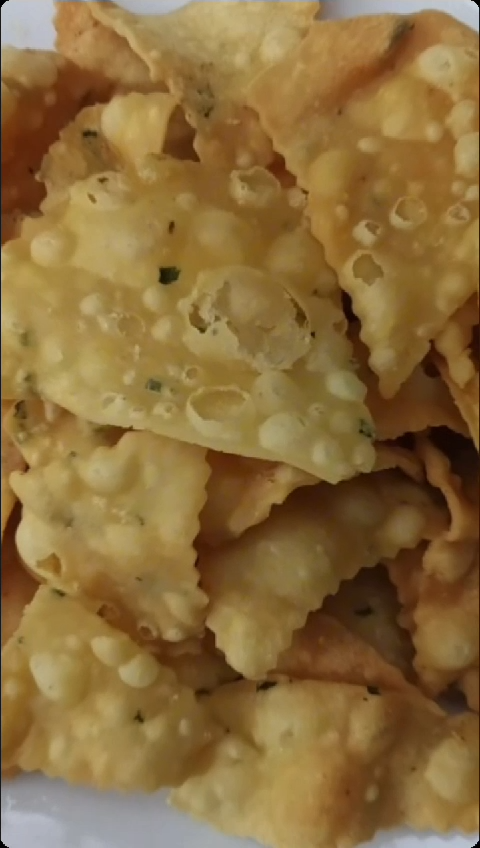 Snack Pangsit Varia Rasa Enak Renyah 500g-1kg | Lazada Indonesia